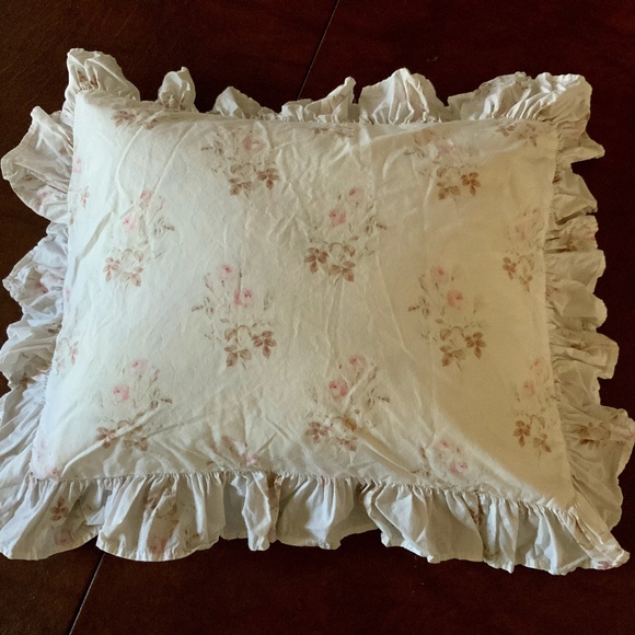 Rachel Ashell | Bedding | Rachel Ashwell Shabby Chic Couture Ruffled ...
